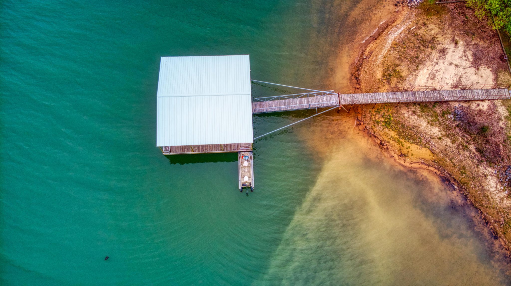 8 Tips to Catch Skittish Bass in Clear Water - Wired2Fish